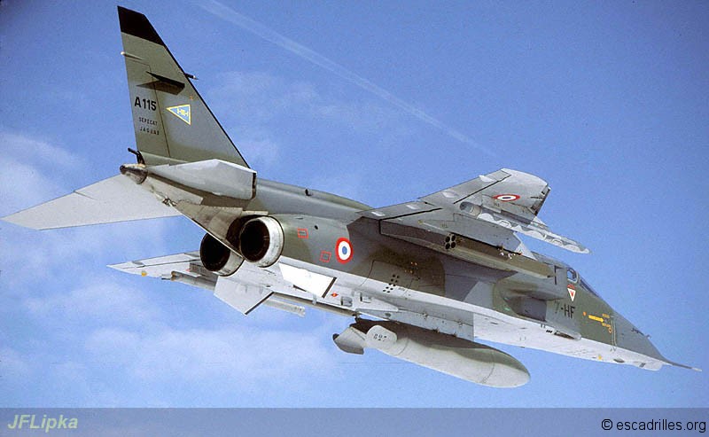 French Jaguars and Chaff/Flare dispensers - Aircraft Modern ...